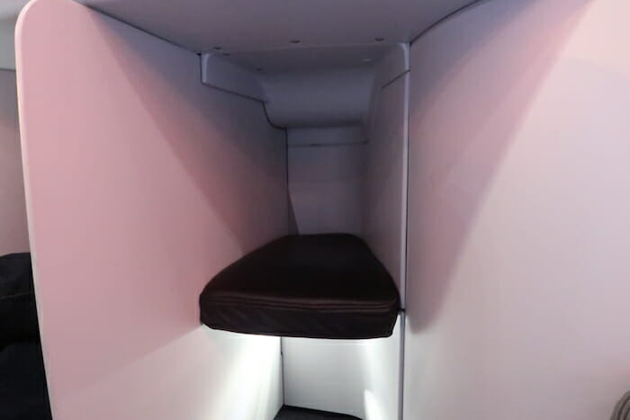 Review: Qatar Airways A340 Business Class Night Flight (DOH-KUL)